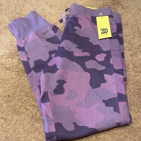 all in motion | Bottoms | Girls Purple Camouflage Joggers Size 416 ...